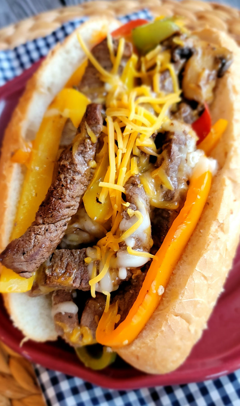 Philly Cheese Steak Skillet (serve in a bun or bowl) – Jamie Cooks It Up